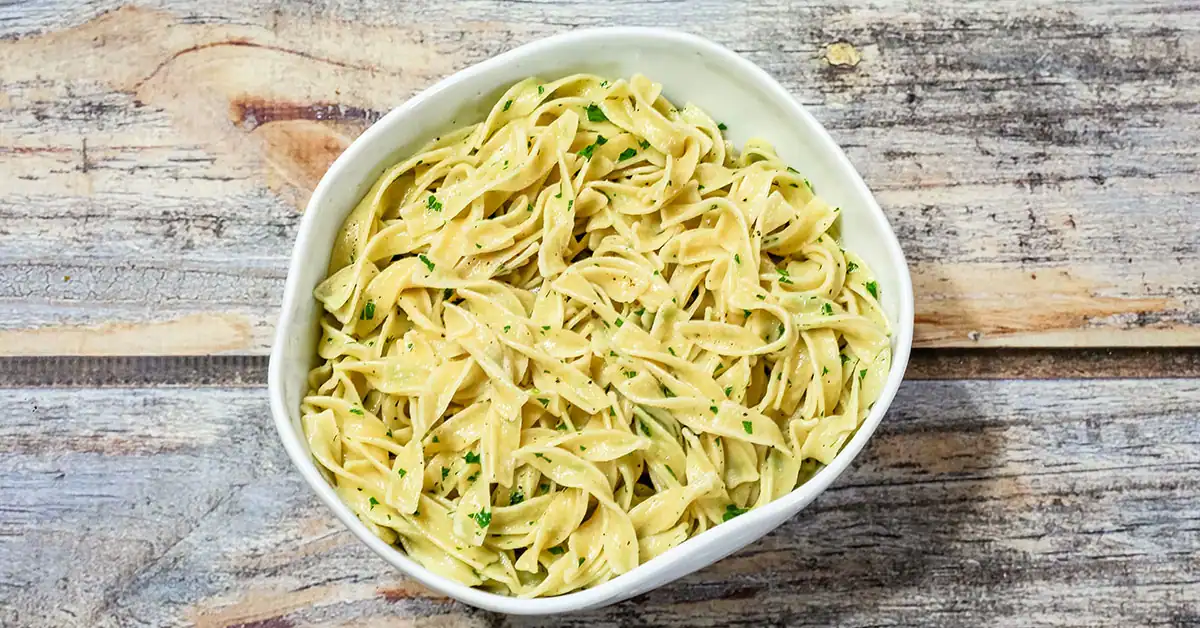 Easy Buttered Egg Noodles With Parsley - Classic Recipes