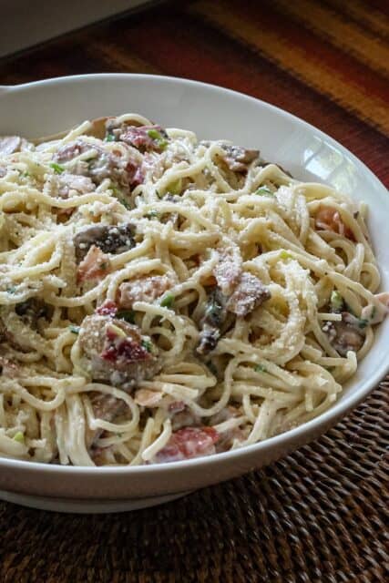 Creamy Spaghetti With Bacon - Classic Recipes